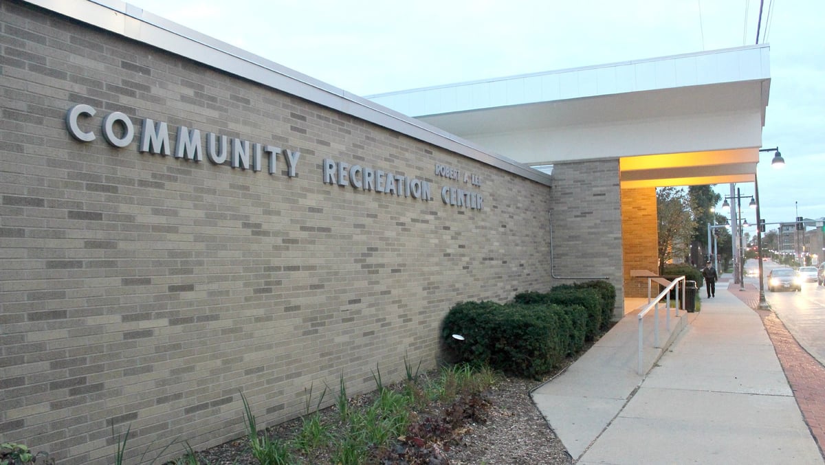 Robert A. Lee Community Recreation Center - Photos | Playeasy