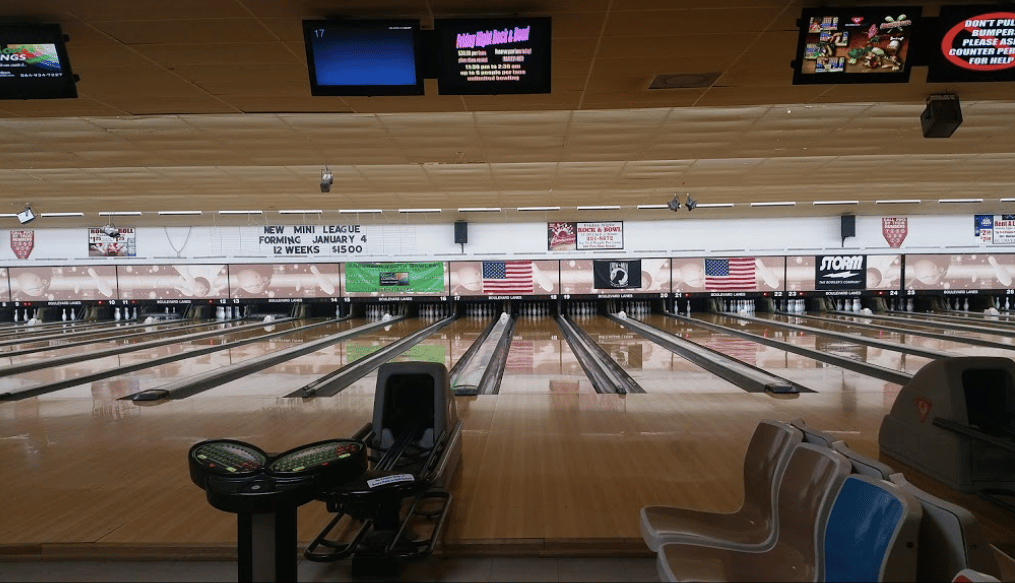 Boulevard Lanes | Playeasy